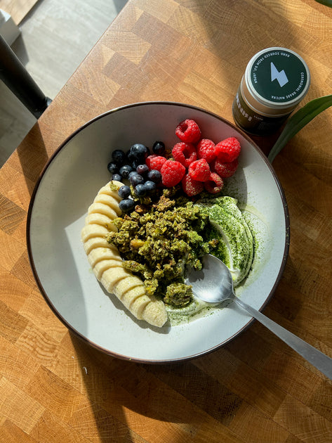 MATCHA PISTACHIO GRANOLA – JENKI